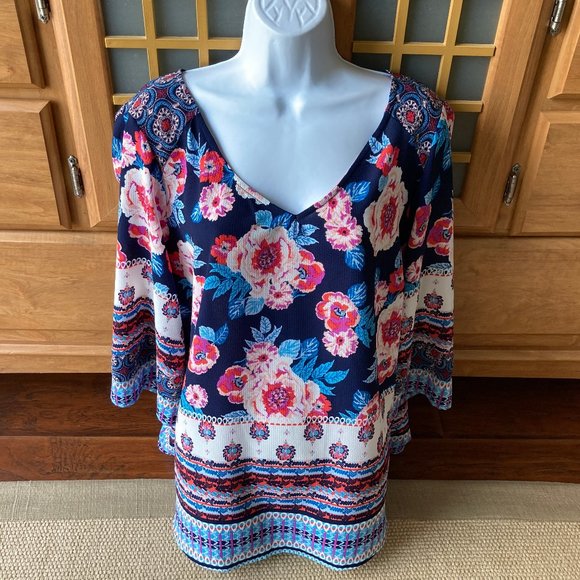 fig and flower | Tops | Fig Flower Rose Floral 34 Sleeve V Neck Tunic ...